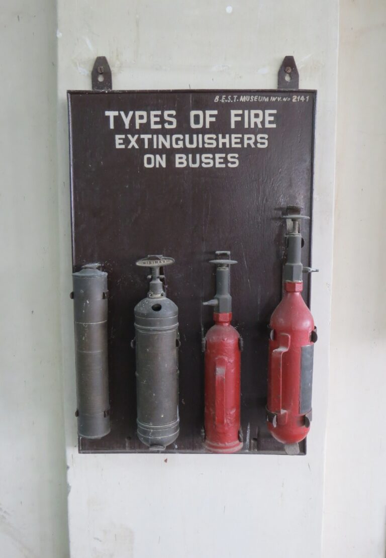 Types of Fire Extinguishers on BEST Buses | 40kmph.com